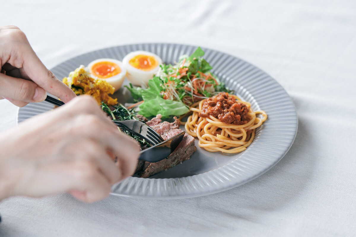 まるでお箸!? 日本人の手になじむ究極のカトラリー「SUGATA」の使い心地を徹底レビュー